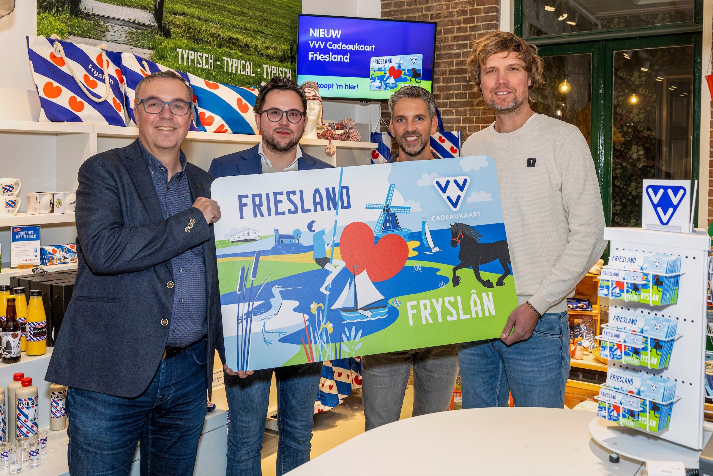 Lancering VVV Cadeaukaart Lokaal bij VVV Waterland van Friesland ...